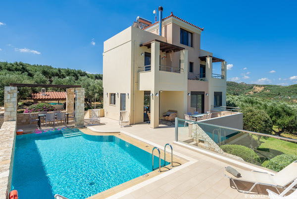 Geana VIlla is a huge house with private pool and amazing view. It is ...
